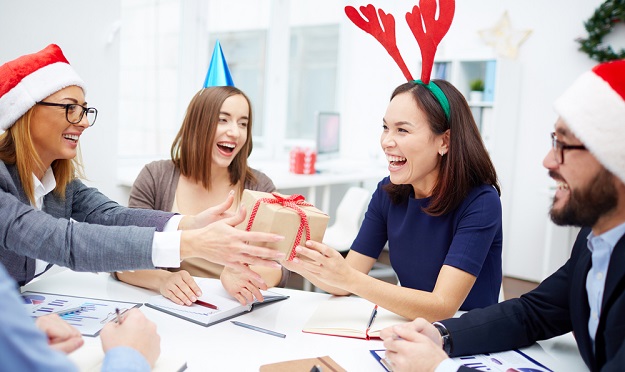 How to keep your employees' spirits bright this holiday season